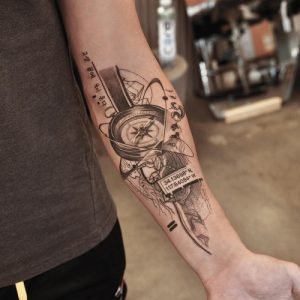The Symbolic Depth and significance of Compass Tattoos : 25 Distinctive ...